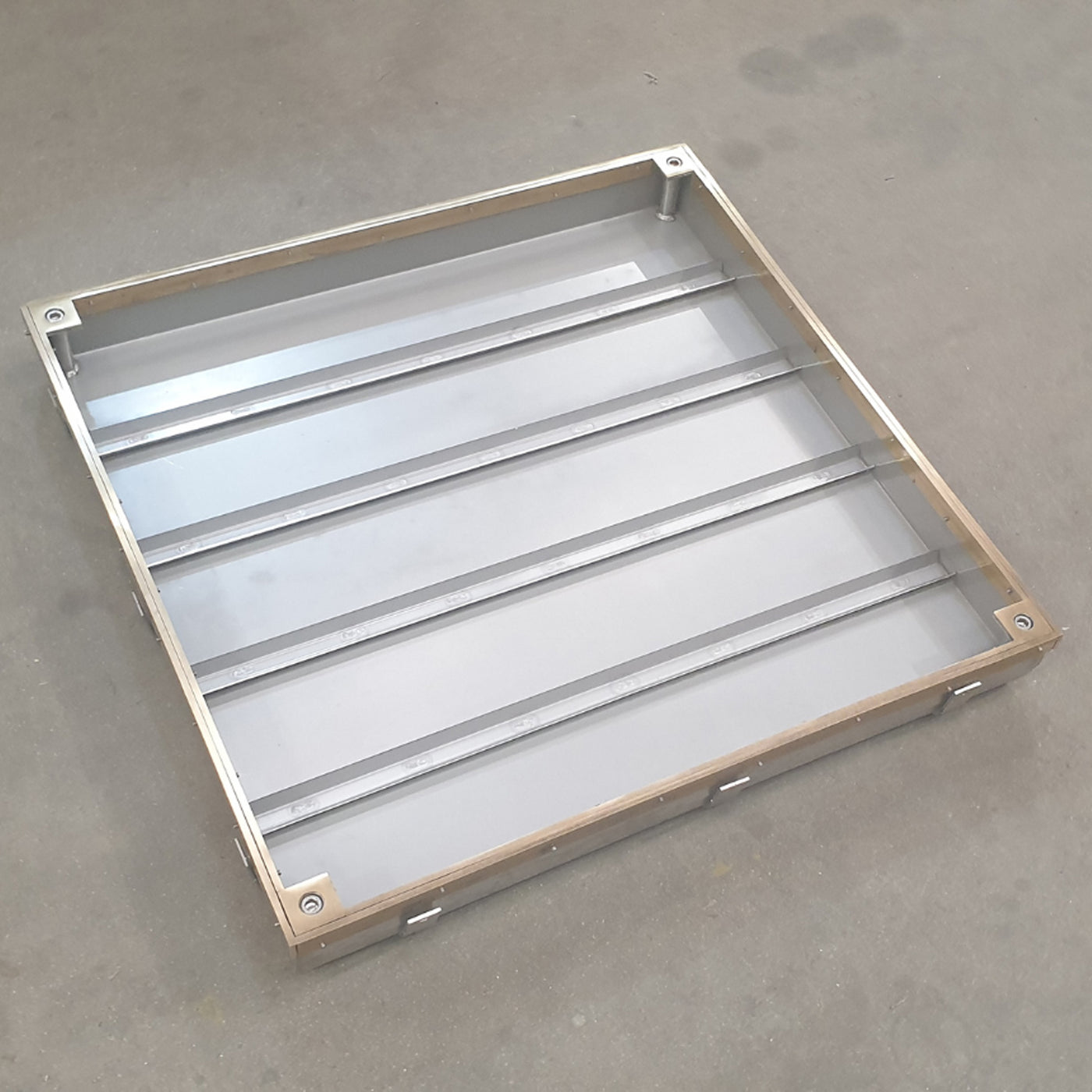 300 x 300 x 32mm Double Sealed & Locking Stainless Steel 316 Recessed ...