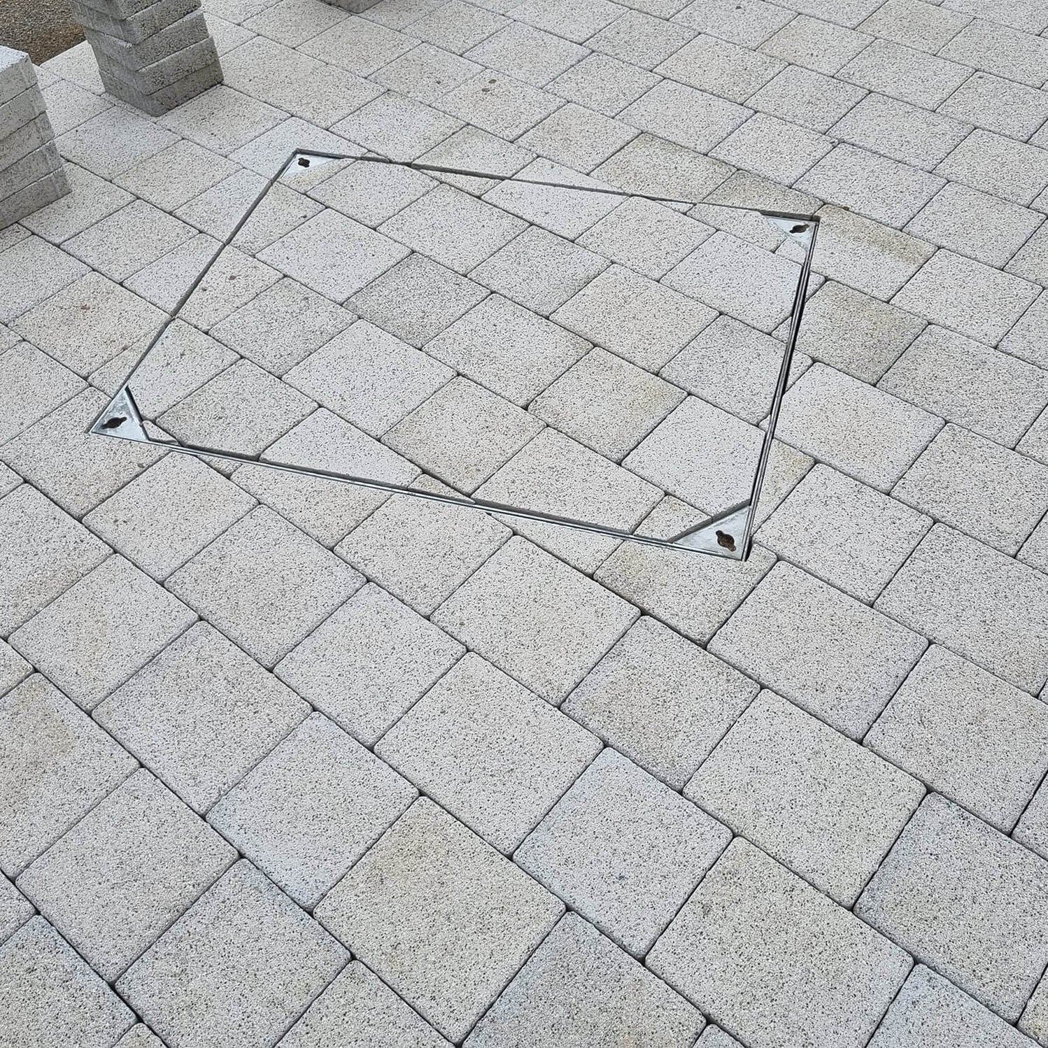 450 x 450mm Block Paving Manhole Cover W/ 100mm Recessed Tray — Eco ...